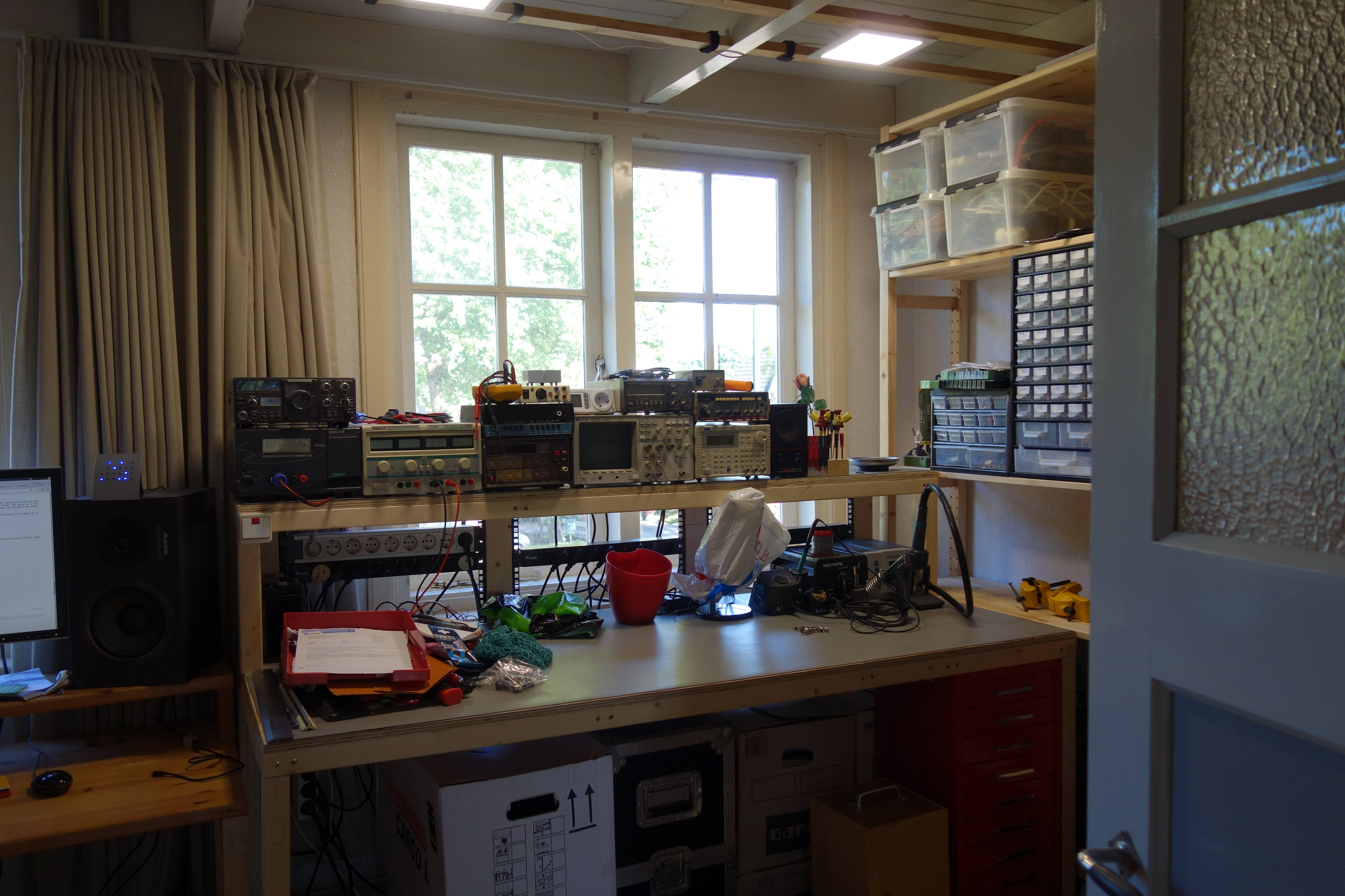 Electronics workbench – geekabit