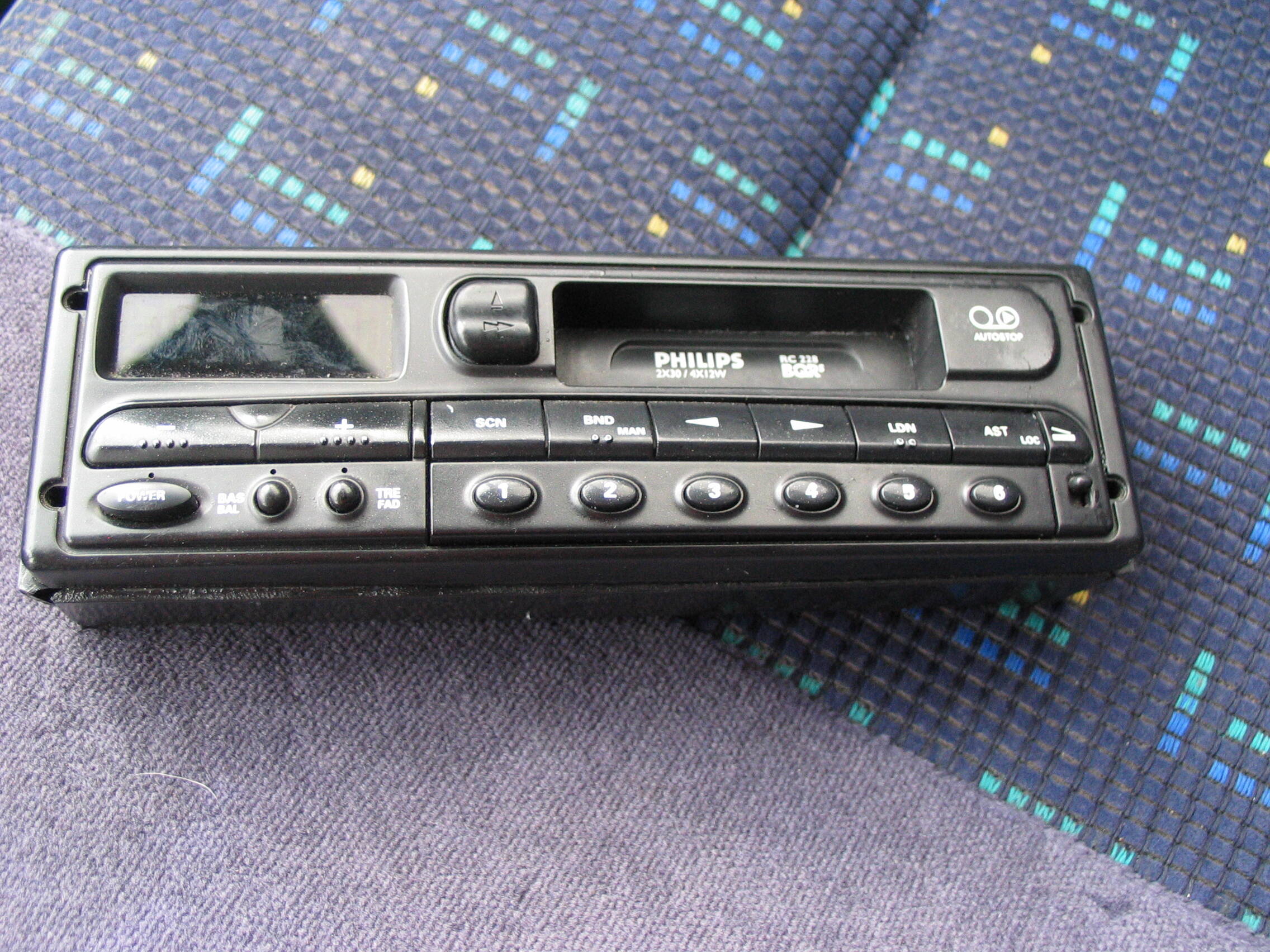 Fake car radio front – geekabit