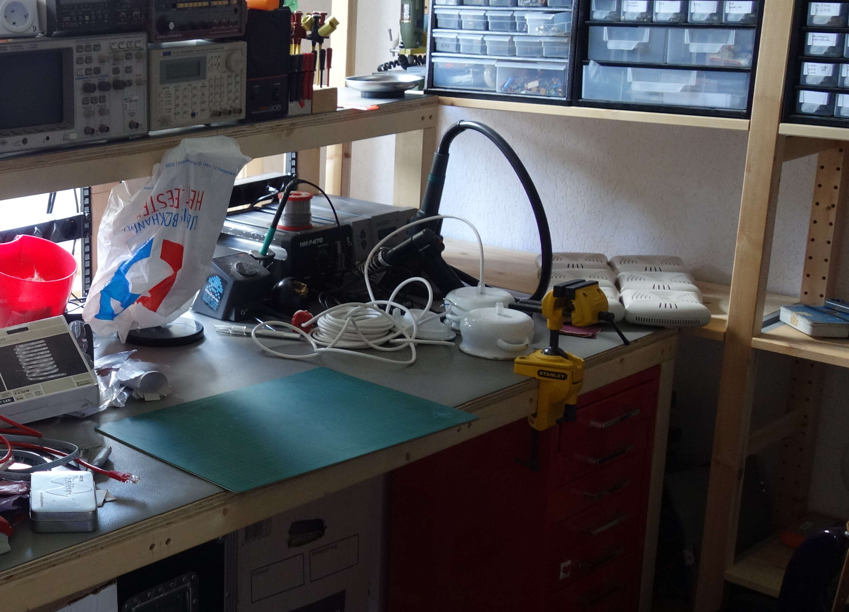 Pan-shaped kitchen lamps – geekabit